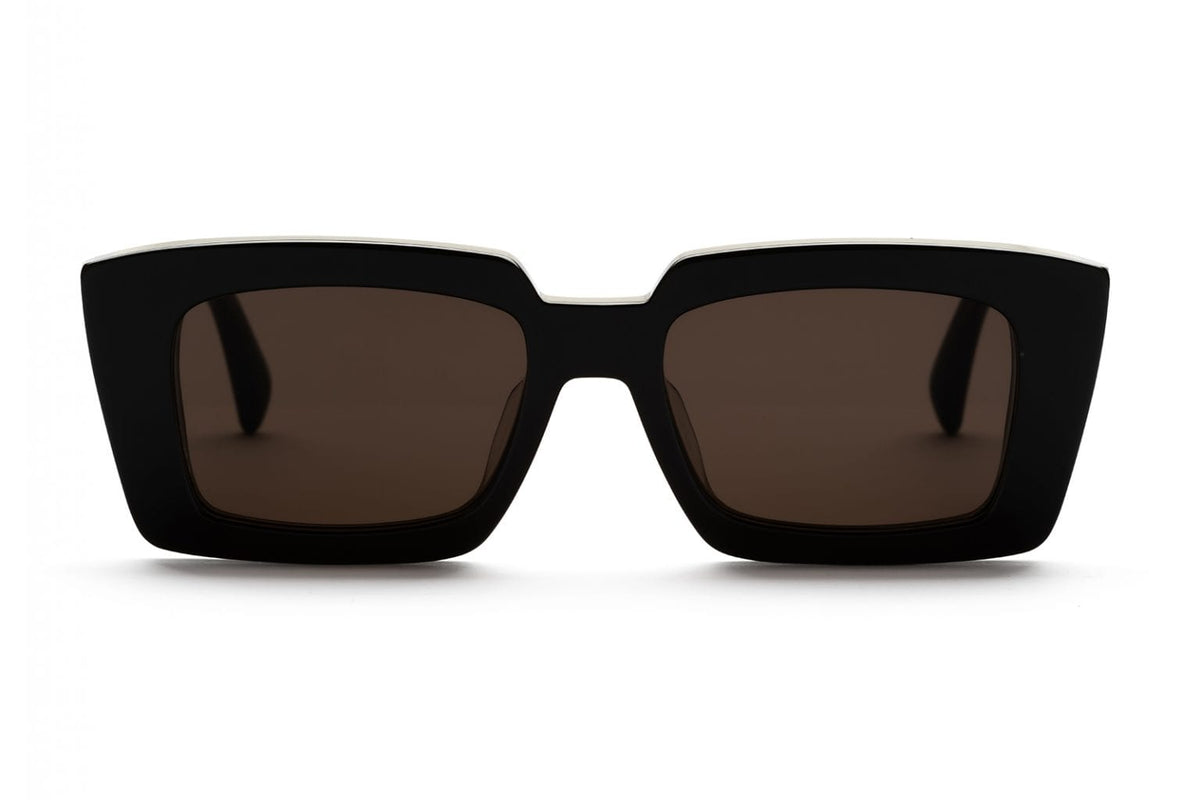 Am eyewear store